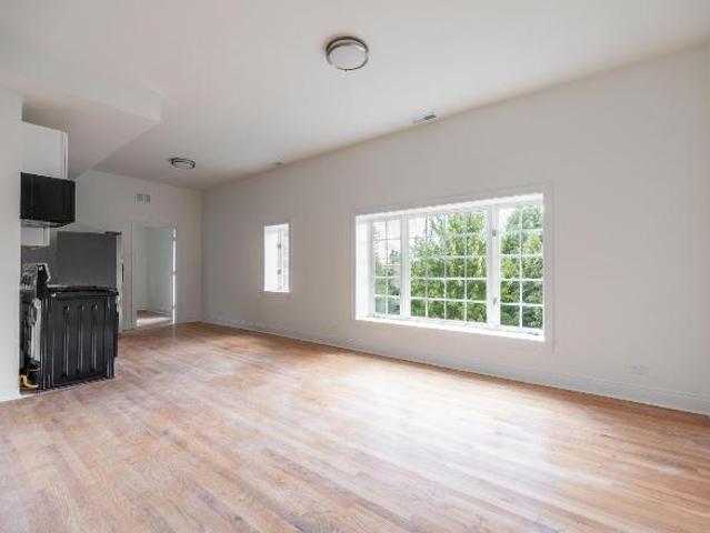 3 Br, 2 bath, Condo 3109 N Harding