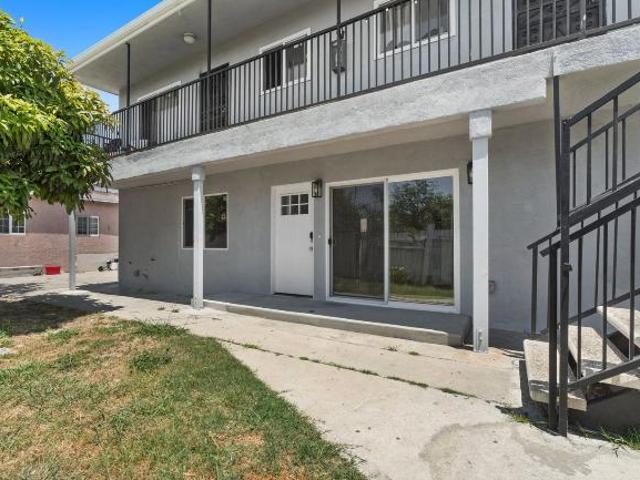 3 Br, 2 bath, Condo 3118 W 109th St