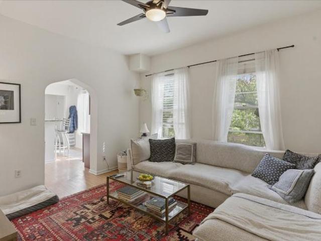 3 Br, 2 bath, Condo 3144 North Southport