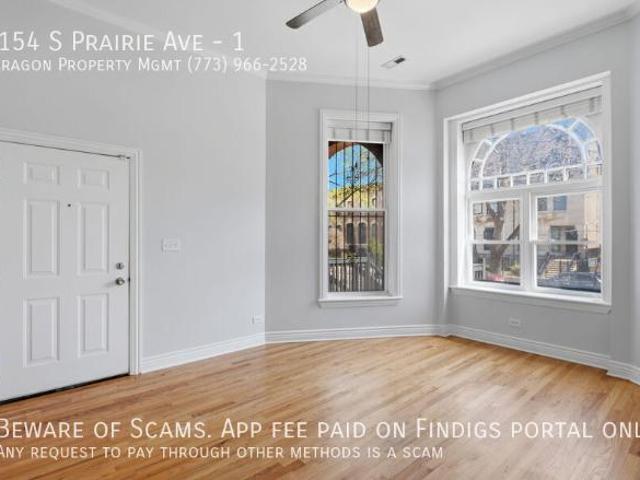 3 Br, 2 bath, Condo 3154 S Prairie Ave