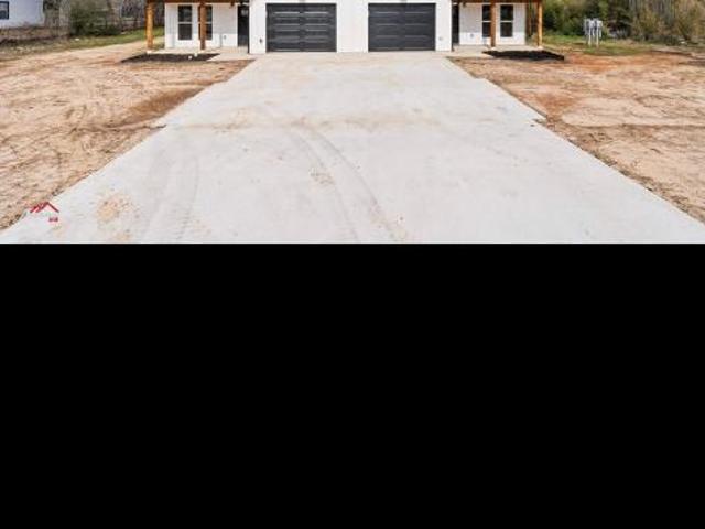 3 Br, 2 bath, Condo 3219 Stone Road