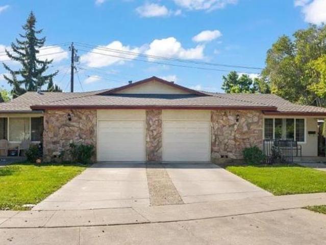 3 Br, 2 bath, Condo 3226 Neal Ave