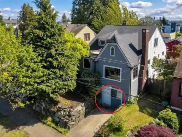 3 Br, 2 bath, Condo 323 N 46th St