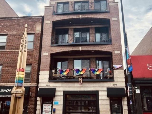 3 Br, 2 bath, Condo 3316 N Halsted