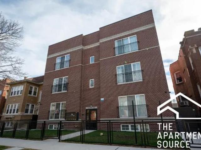 3 Br, 2 bath, Condo 3329 North Avers Avenue