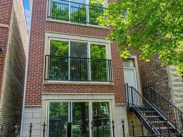 3 Br, 2 bath, Condo 3341 W Fulton Blvd