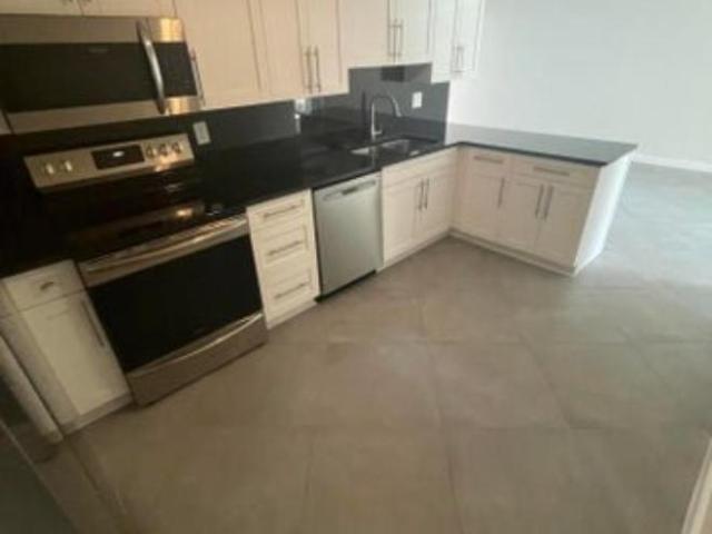 3 Br, 2 bath, Condo 3355 Jaywood Terrace