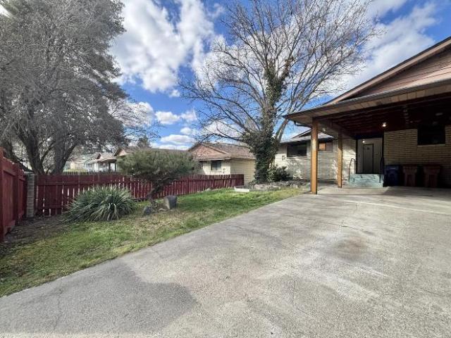 3 Br, 2 bath, Condo 3418 W 2nd Ave