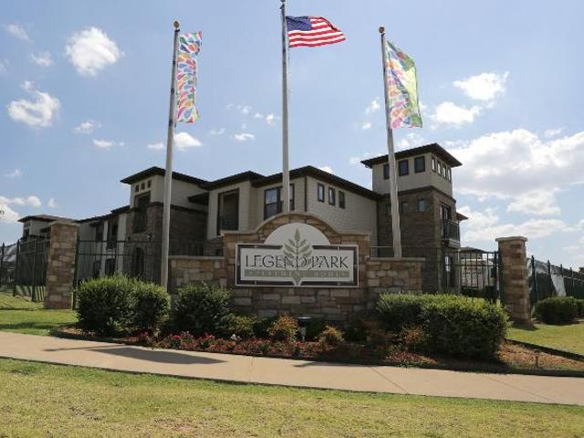 3 Br, 2 bath, Condo 3501 E Gore Blvd