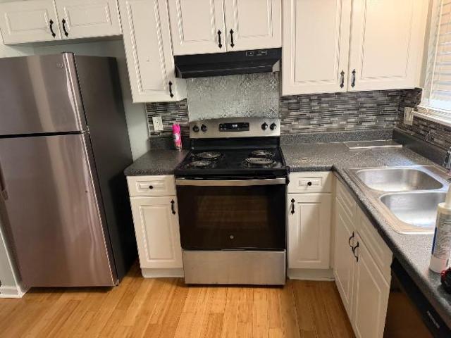 3 Br, 2 bath, Condo 3575 Oakvale Road