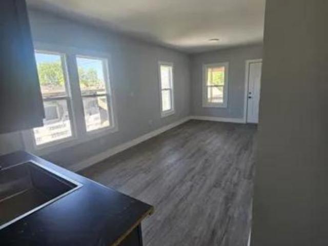 3 Br, 2 bath, Condo 3592 W 69th