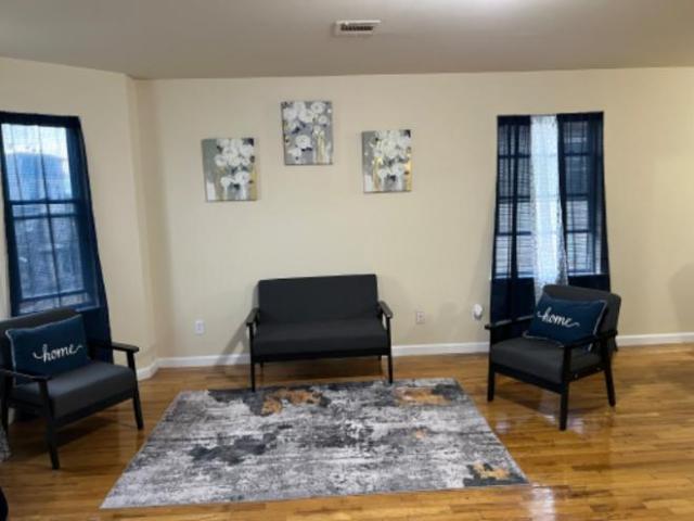 3 Br, 2 bath, Condo 372 Grove Street