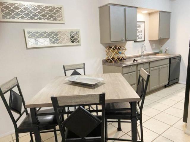 3 Br, 2 bath, Condo 3901 S Garnett Rd