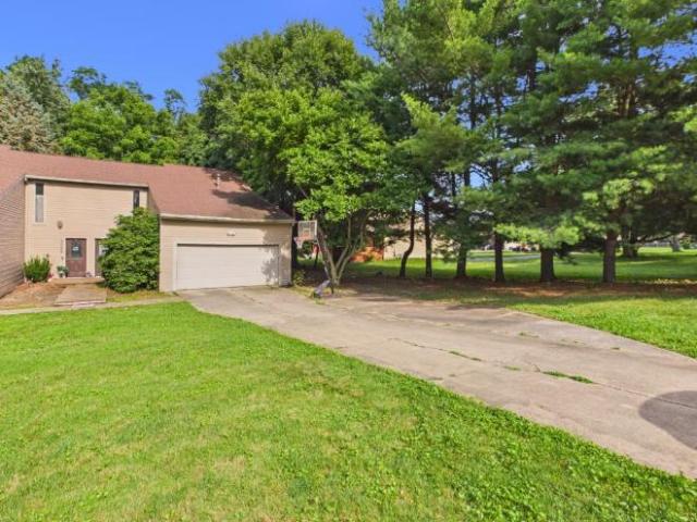 3 Br, 2 bath, Divided 3957 Cox Rd
