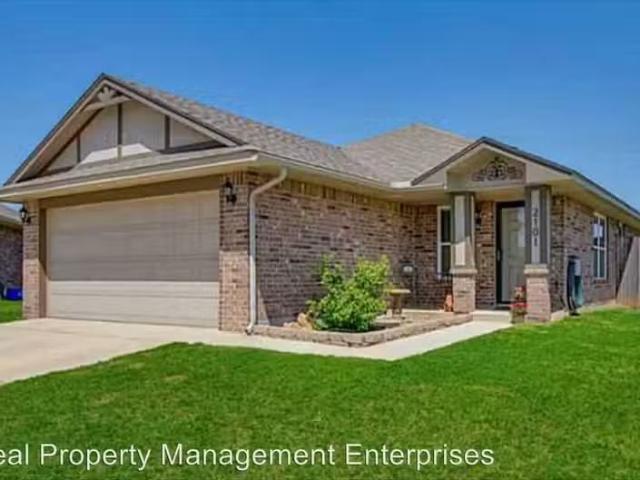 3 br, 2 bath House 2101 NW 199th St 2101 Nw 199th St