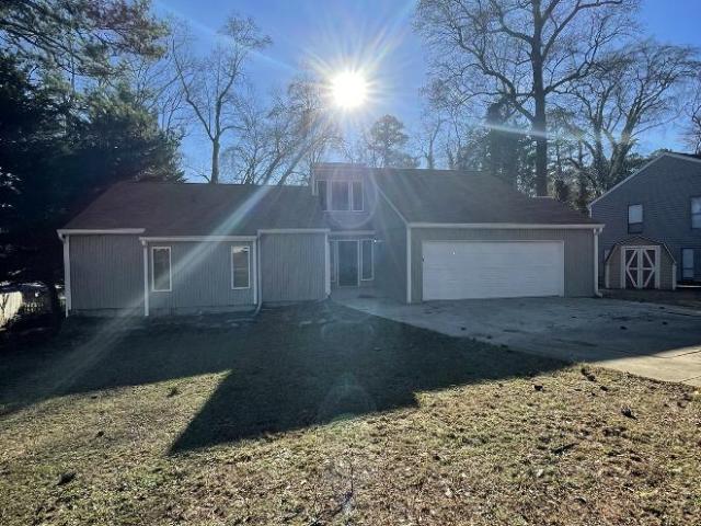 3 Br, 2 bath, Mid rise 6855 Oakland Dr
