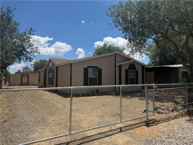 3 Br, 2 bath, Mobile/Manufactured 2150 E Snavely Avenue