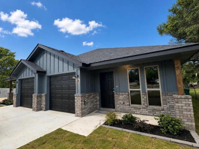3 Br, 2 bath, Other 423 East Beeline Lane