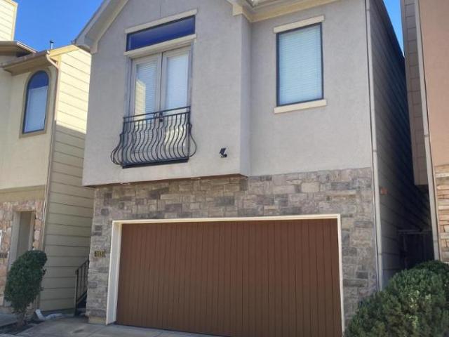 3 Br, 2 bath, Apartment 6353 Richmond Avenue