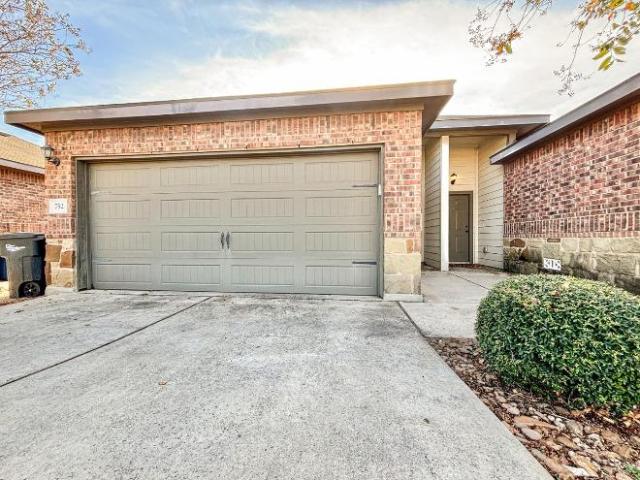 3 Br, 2 bath, Other 752 Saengerhalle Road