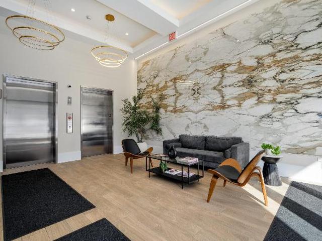 3 Br, 2 bath, Other 812 W Adams St