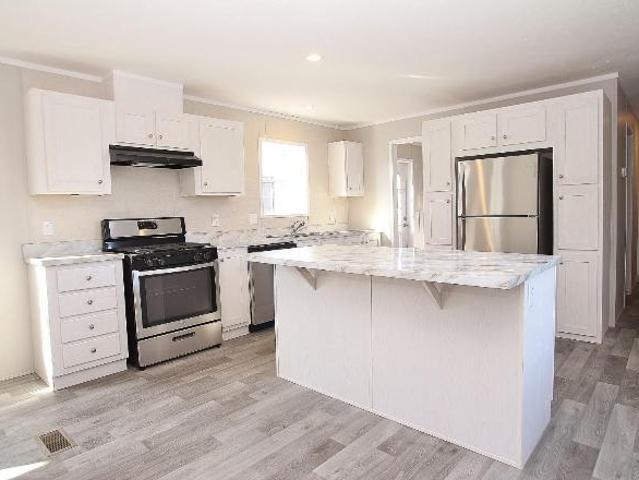 3 Br, 2 bath, Other 855 W Us Highway