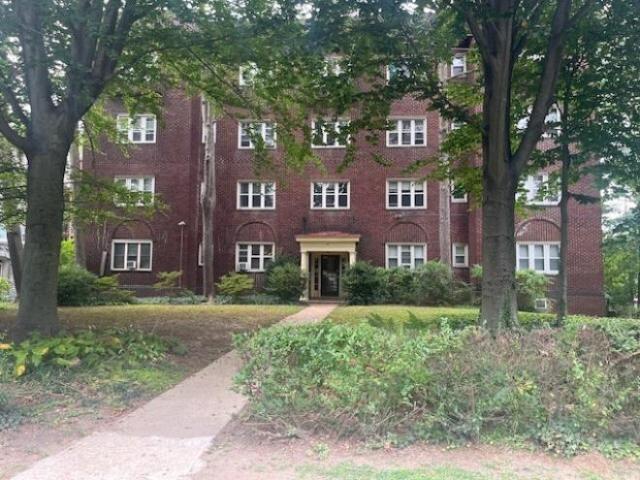 3 Br, 2 bath, Apartment 101 Carpenter Lane