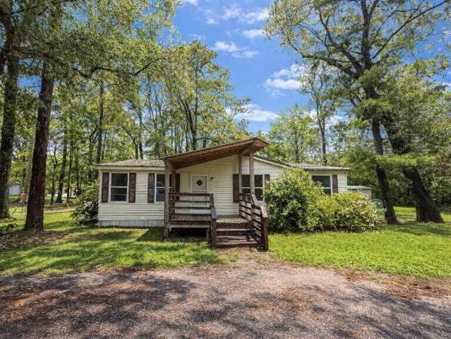 3 Br, 2 bath, Apartment 110 Burks Lane