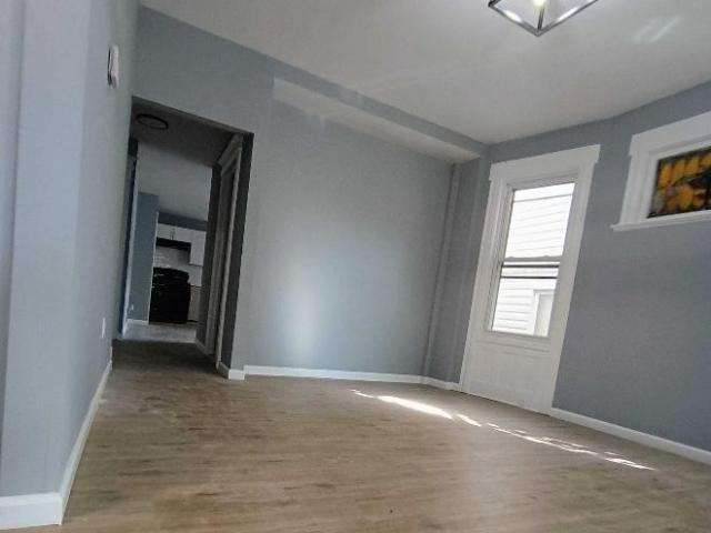 3 Br, 2 bath, Apartment 166 Ridgewood Avenue