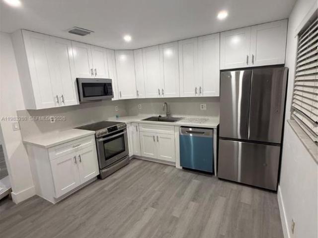 3 Br, 2 bath, Other 1736 N 16th Ct