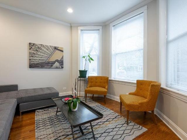 3 Br, 2 bath, Other 2324 West Medill Avenue
