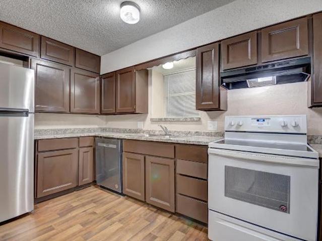 3 Br, 2 bath, Apartment 3319 Crites