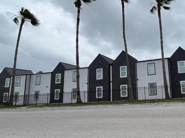 3 Br, 2 bath, Apartment 355 North 18th Street