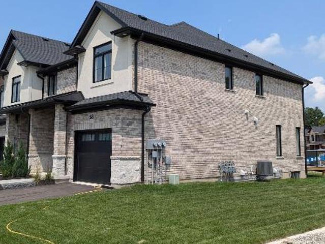 3 Br, 2 bath, Apartment 35 Walker Road