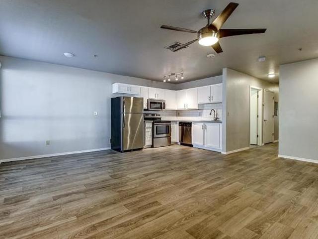 3 Br, 2 bath, Other 36 E Vaughn Avenue