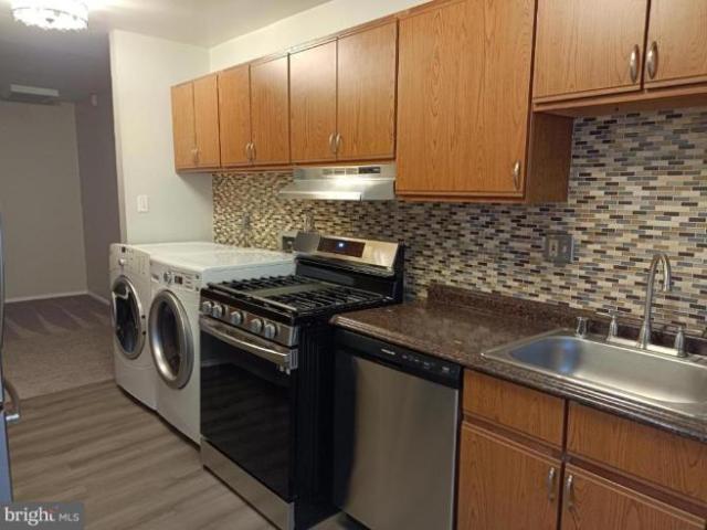 3 Br, 2 bath, Single Family Home 1001 Tyler Ct