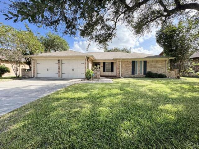 3 Br, 2 bath, Single Family Home 1004 Westwood St