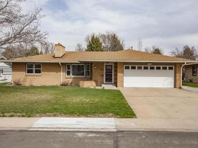 3 Br, 2 bath, Single Family Home 1020 Meadowbrook Dr