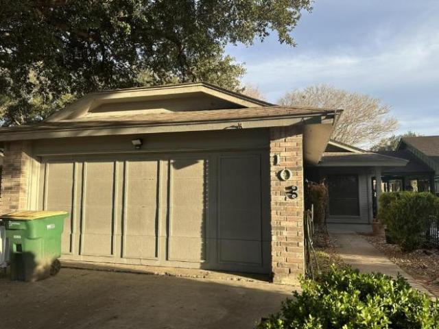 3 Br, 2 bath, Single Family Home 103 Montego Ct
