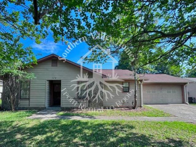 3 Br, 2 bath, Single Family Home 115 Cheryl Blvd
