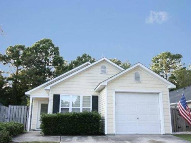 3 Br, 2 bath, Single Family Home 1113 Loman Ln