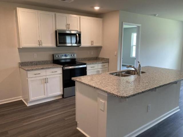 3 Br, 2 bath, Single Family Home 129 Kings Acre Ct