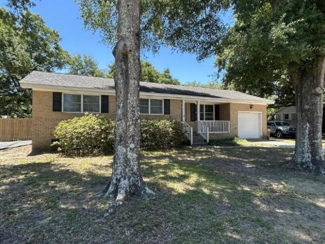 3 Br, 2 bath, Single Family Home 1209 Julian Clark Rd