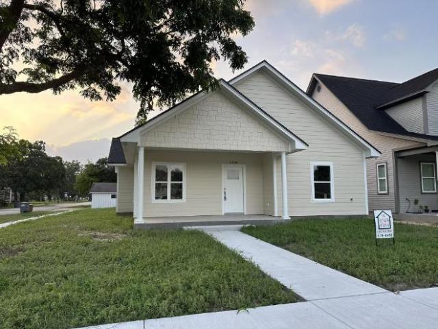 3 Br, 2 bath, Single Family Home 1210 N Glass St