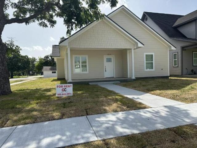 3 Br, 2 bath, Single Family Home 1210 N Glass St