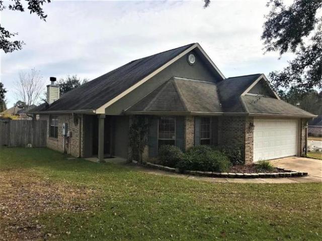 3 Br, 2 bath, Single Family Home 13696 Hidden Oaks Dr