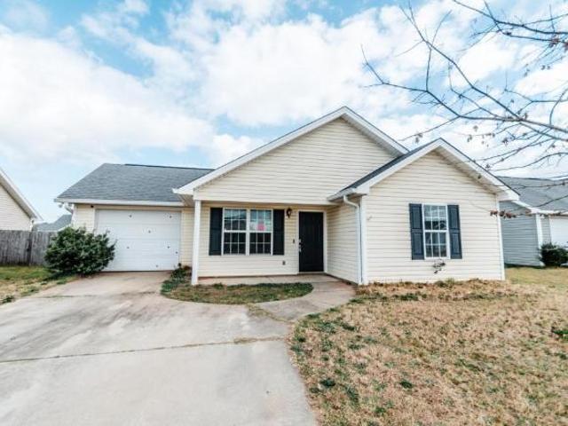3 Br, 2 bath, Single Family Home 132 Coronation Drive