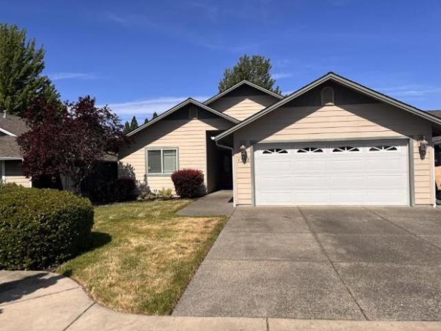 3 Br, 2 bath, Single Family Home 1338 SW Sturgeon Court