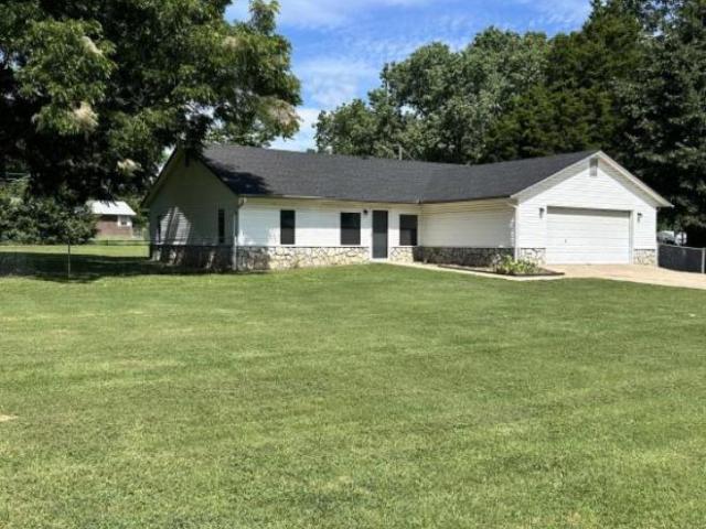 3 Br, 2 bath, Single Family Home 14325 County Rd