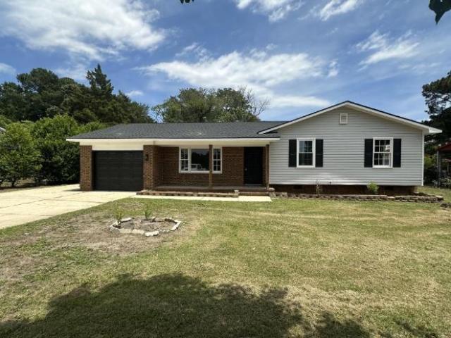 3 Br, 2 bath, Single Family Home 1571 Ireland Dr
